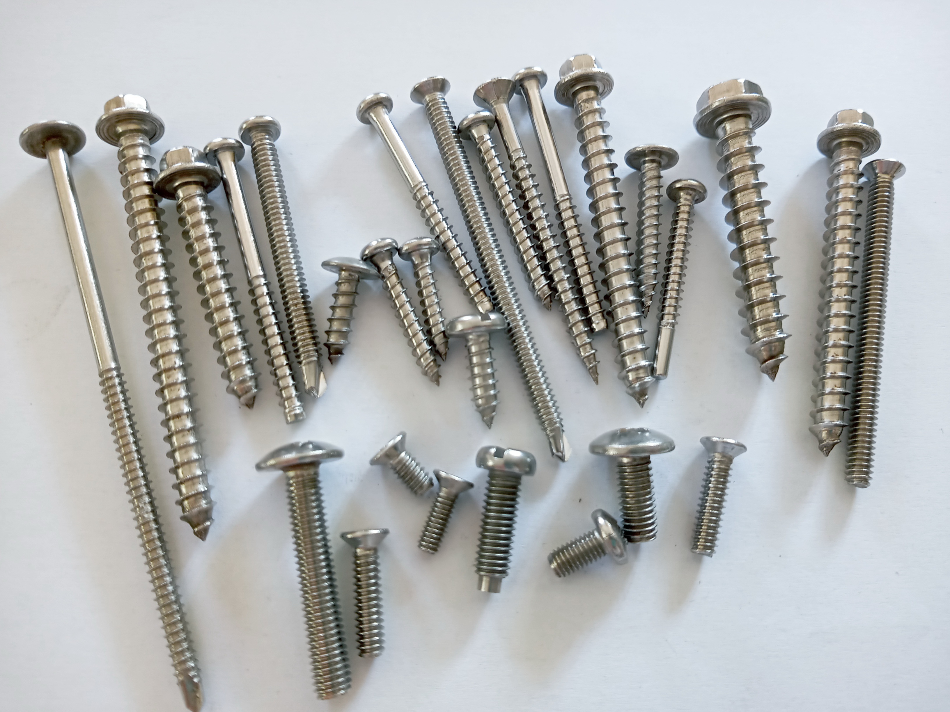 seller information : T Bolts(Screws)-Shun Den Iron Works / Alishan International